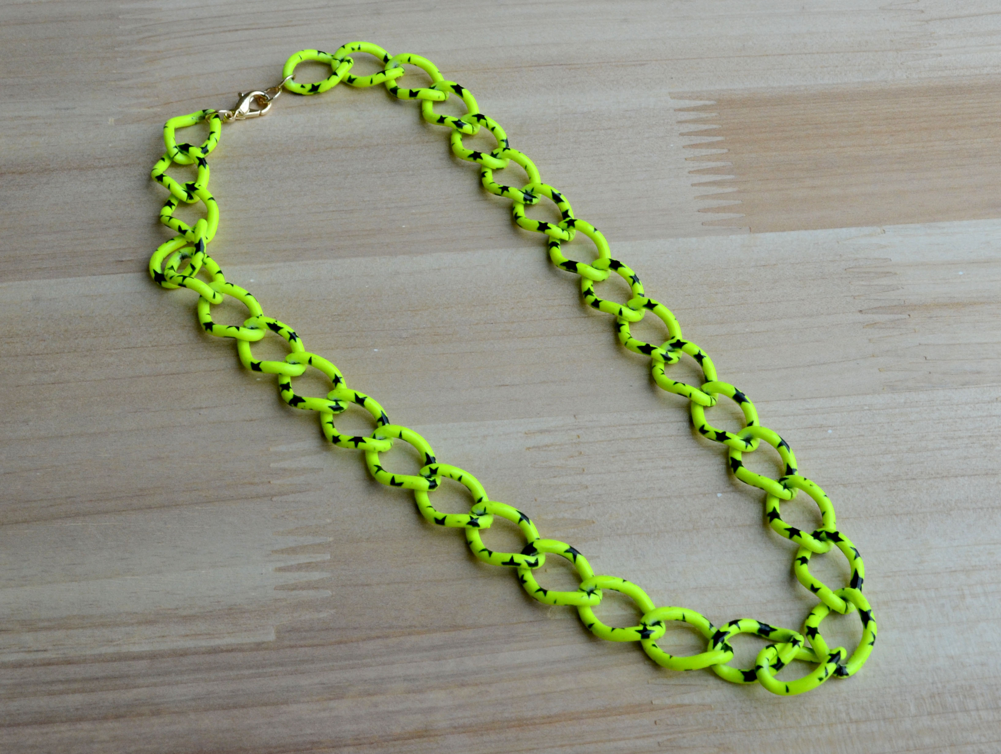 Stars On Neon Necklace on Luulla